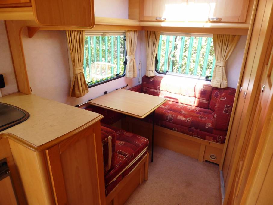 Elddis Avante 475 2004