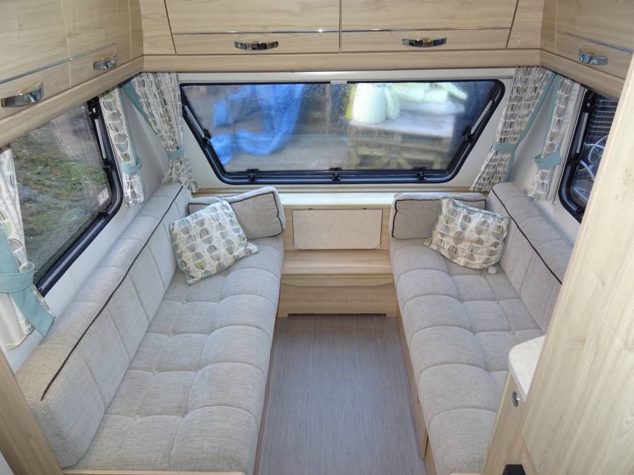 2016 Elddis Xplore 526 6 berth rear bunk beds caravan with motor mover for sale