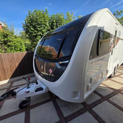 Swift Challenger X 835 8FT Wide Middle Bathroom Caravan For Sale