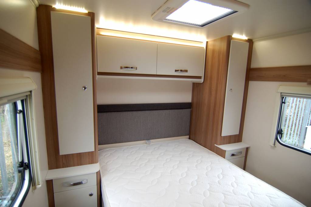 2018 Sprite Major 4 EB fixed bed touring caravan