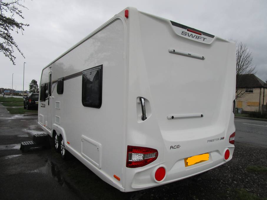 SWIFT ACE PRESTIGE 6 BERTH CARAVAN WITH REAR BED AND BUNK BEDS FOR SALE