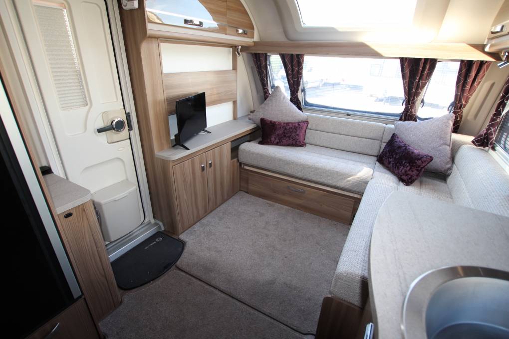 Swift Challenger Hi Style X850 4 Berth Caravan