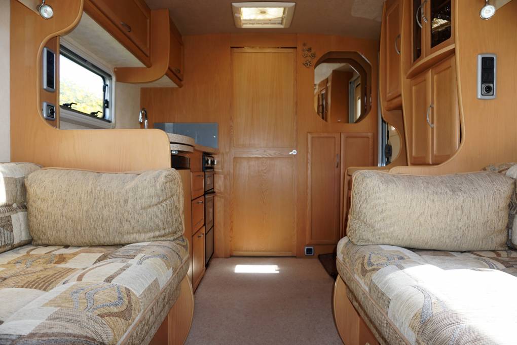 Vanmaster Ovation 480 2 Berth