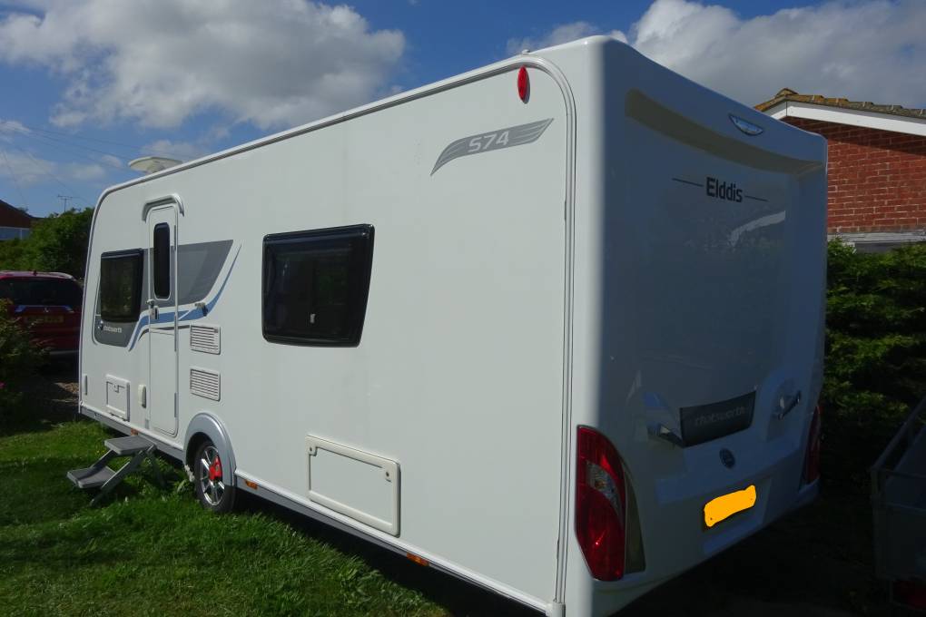 2017 Elddis Avante Chatworth 574 4 berth Caravan for sale with Air Awning