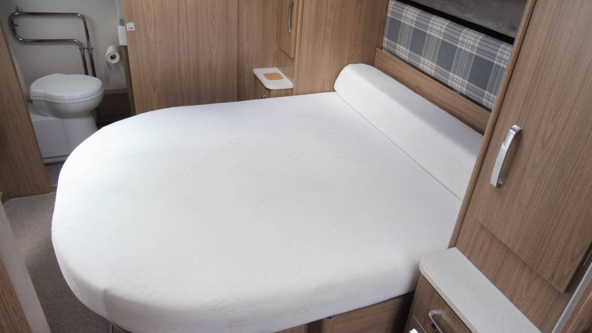 Coachman VIP 575 4 berth fixed rear bed caravan for sale