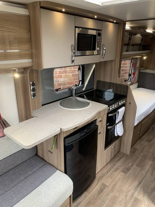 Swift Challenger 565 4 Berth Rear Washroom Single Twin Bed Caravan For Sale