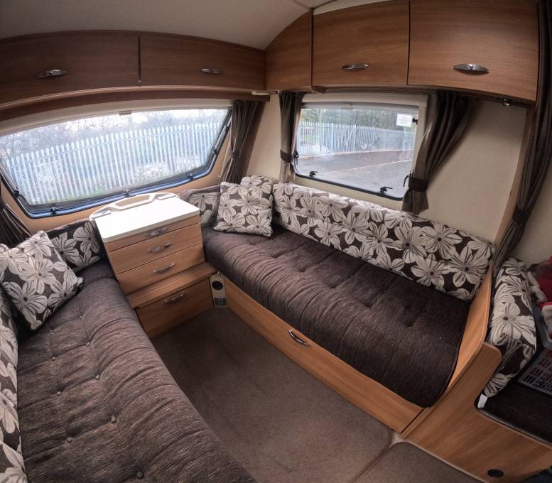 Sprite Quattro FB Twin Axle 6 Berth Fixed Bed Caravan For Sale