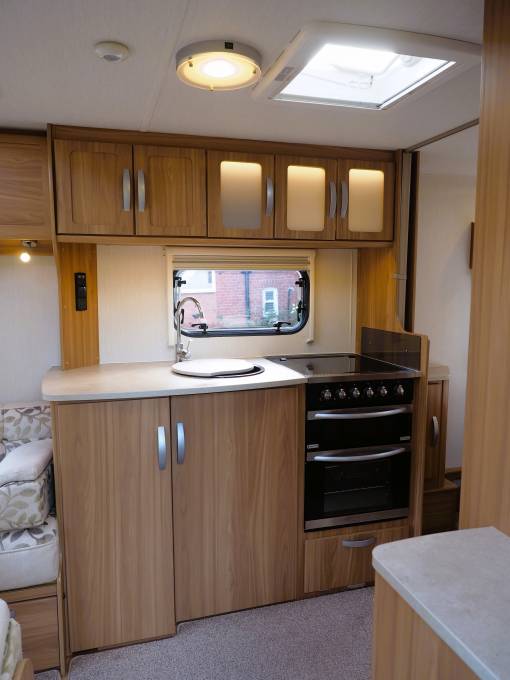 Lunar Delta Ti, 4 Berth, Fixed Bed, 2013