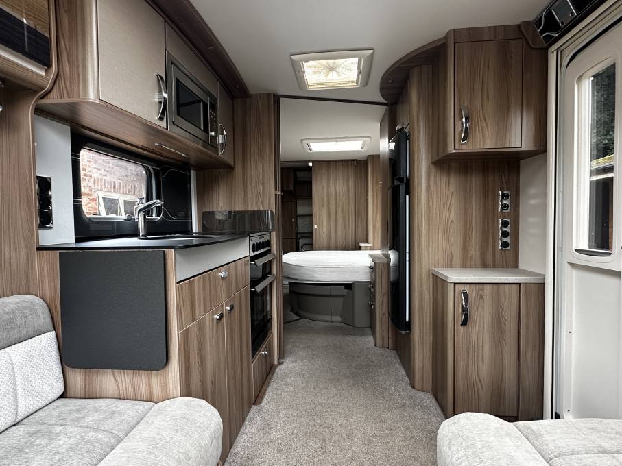 Swift Conqueror 645 Twin Axle Caravan For Sale