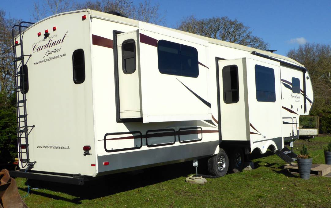 Forest River Cardinal 3920 5th wheel RV trailer for sale