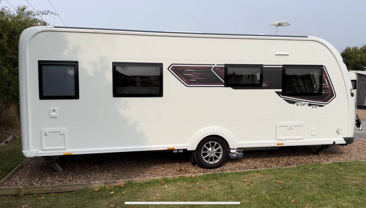 Coachman VIP 575, Premium 4 Berth, Motor Mover, Solar