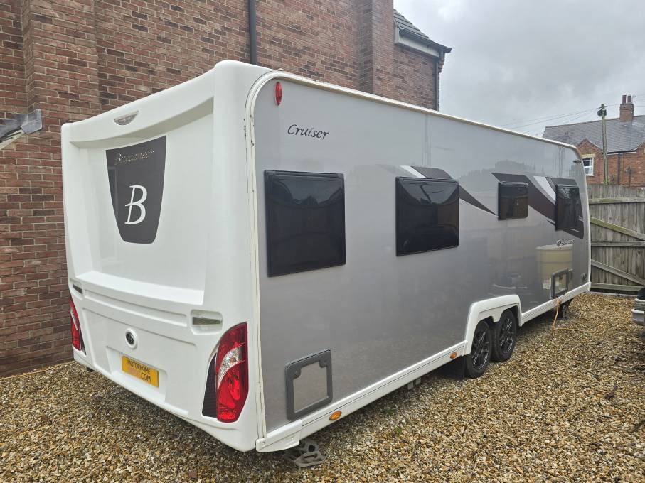 Buccaneer Cruiser Fixed Island End Bathroom Bed 4 Berth Caravan For Sale