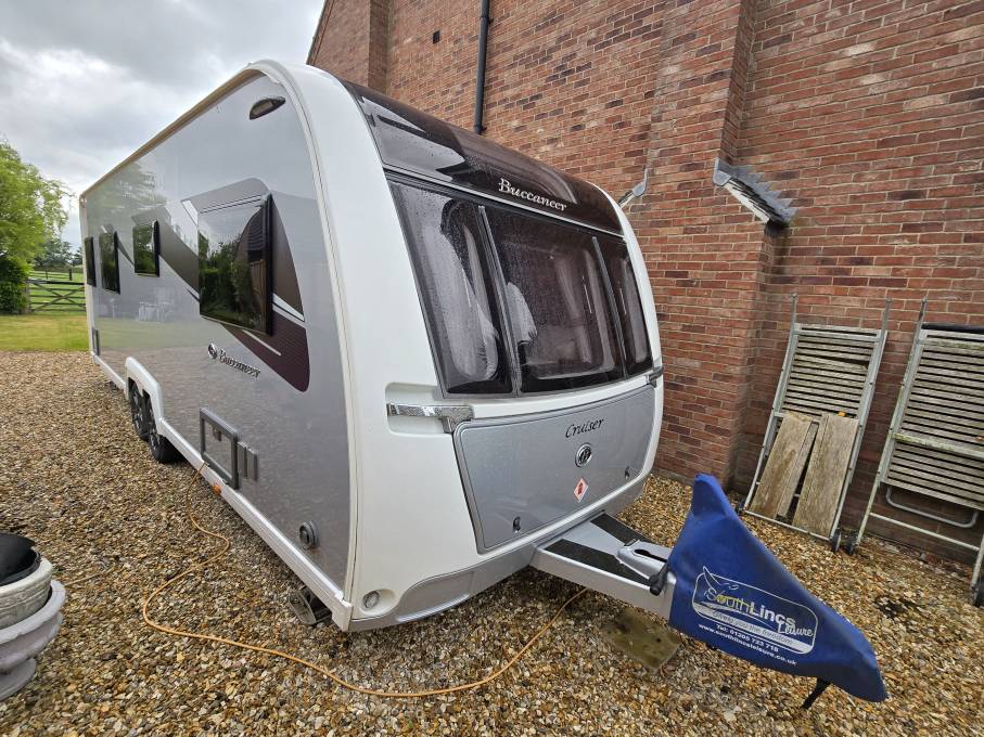 Buccaneer Cruiser Fixed Island End Bathroom Bed 4 Berth Caravan For Sale